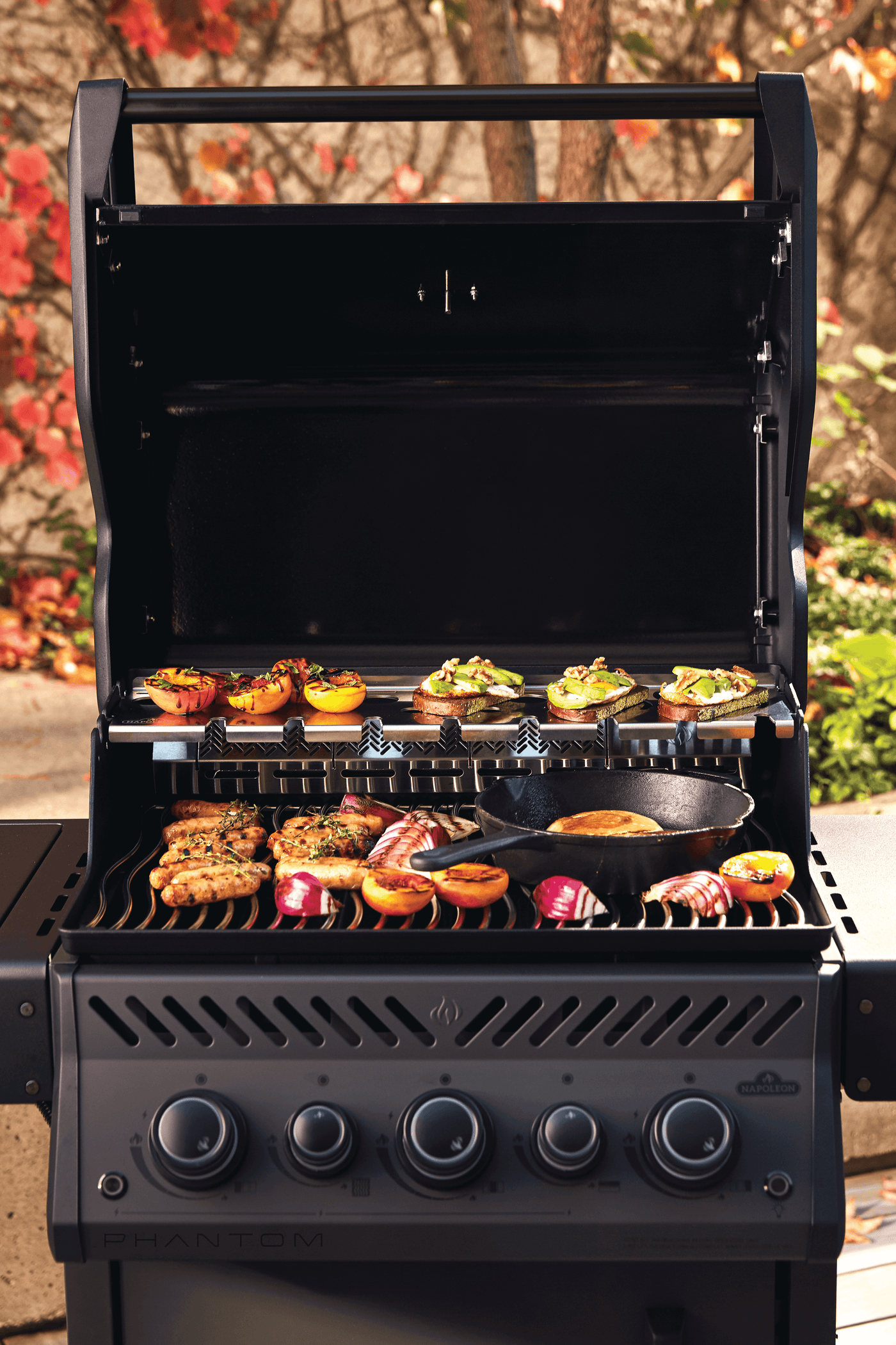 Napoleon PHANTOM Rogue SE 425 Gas Grill with Infrared Side & Rear Burn ...